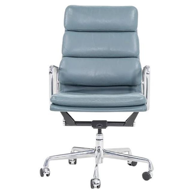 Why Eames Desk Chairs are Perfect for Home Offices – Luxe Furnishes
